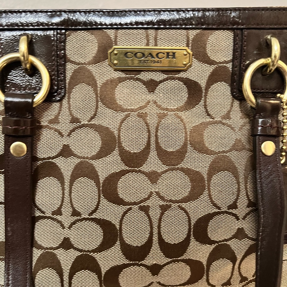 Coach Medium Shoulder Bag - Gem